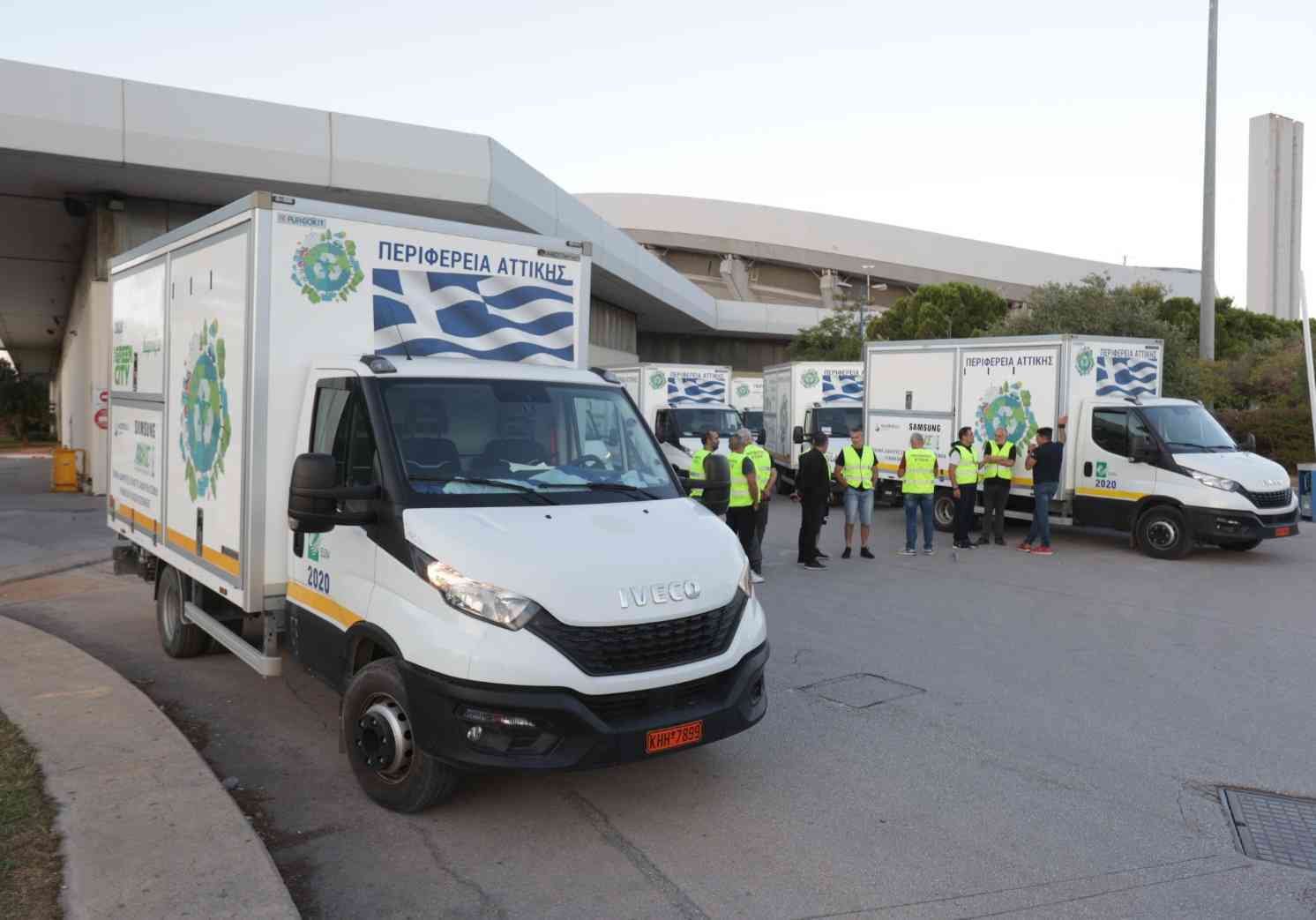 Ξεκίνησαν τα πρώτα φορτηγά της Περιφέρειας Αττικής με βοήθεια για τους ...